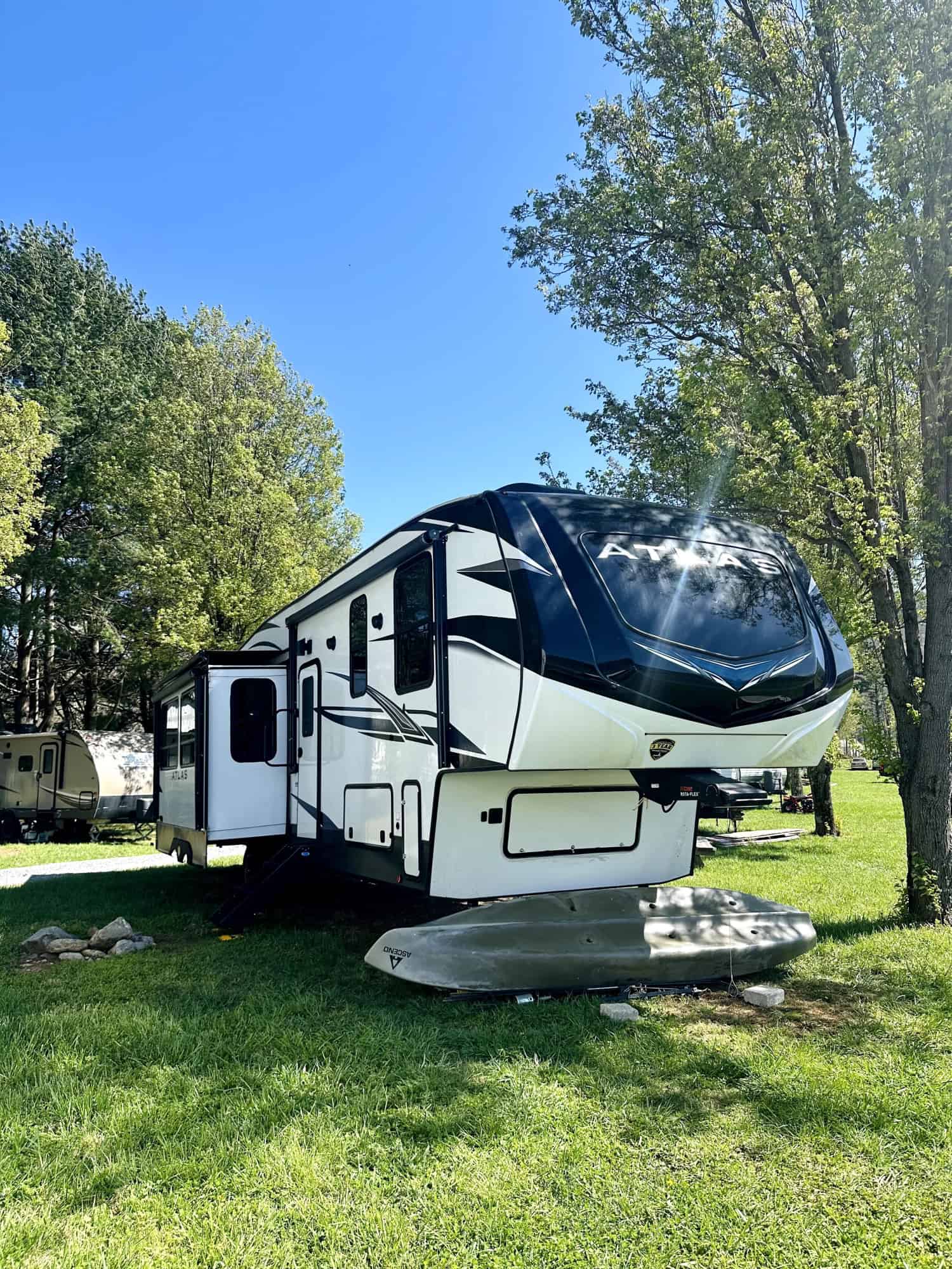 2023 37' Dutchmen Atlas For Sale In Johnson City, Tennessee - Trailer ...