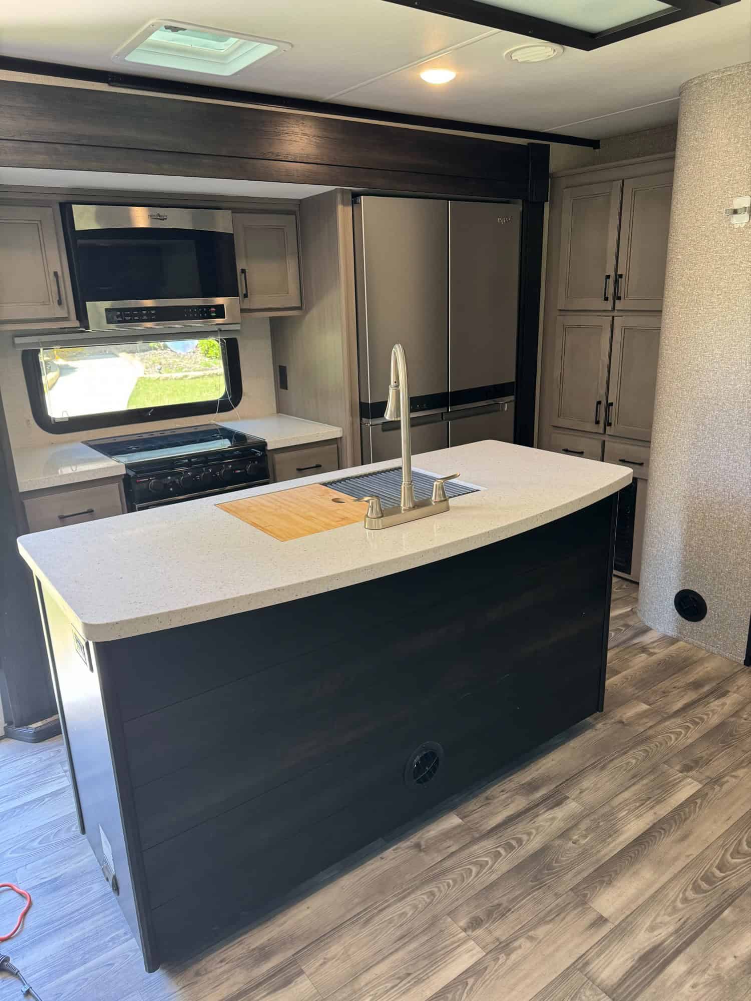 2022 39' Highland Ridge Mesa Ridge 330BHS For Sale In Frisco, Texas ...