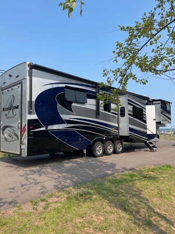 2021 44' Forest River Riverstone Legacy 42FSGK For Sale In Wausau ...