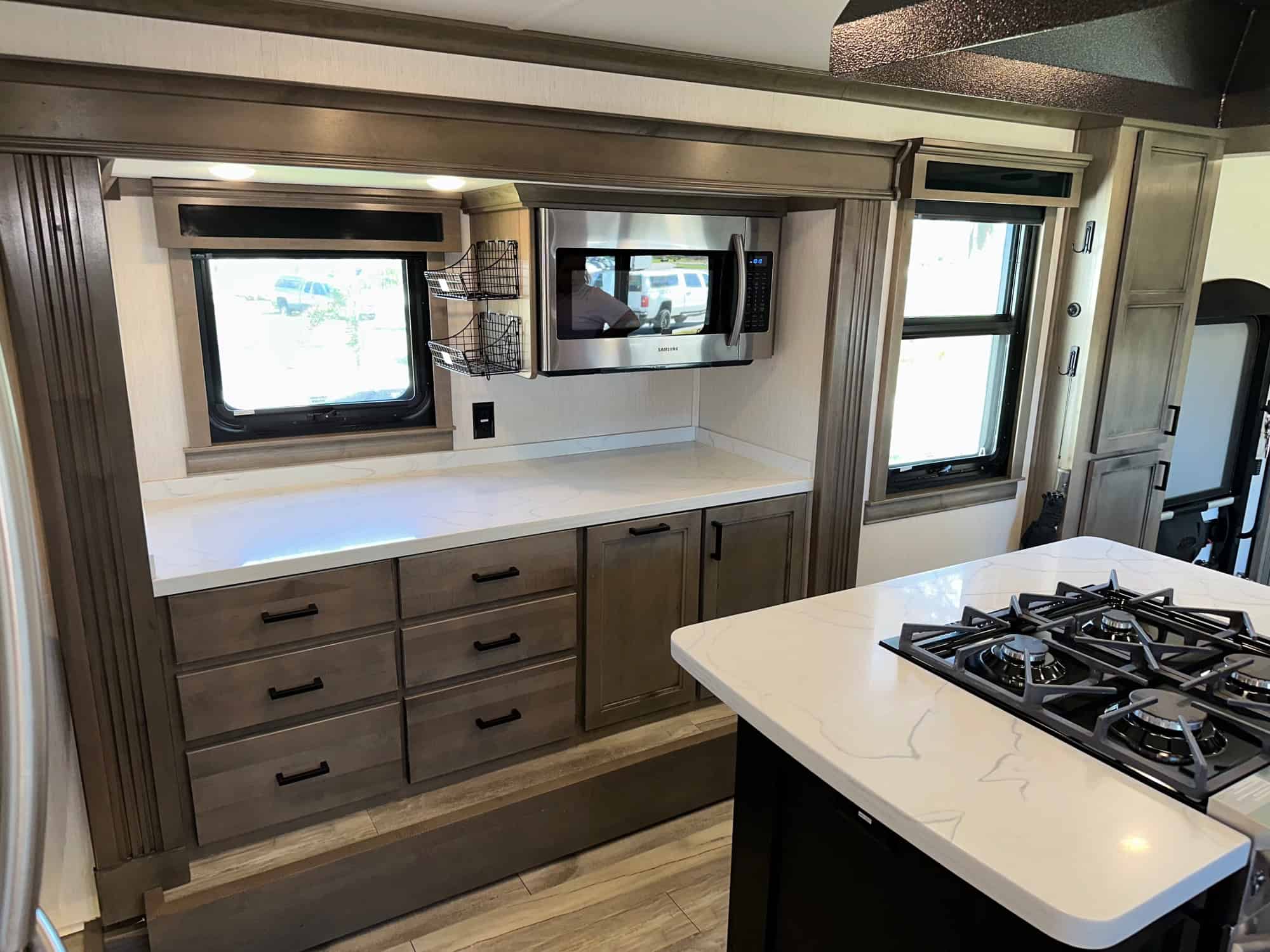 2021 44' Riverstone 42FSKG For Sale In Venice, Florida - Trailer Viewer